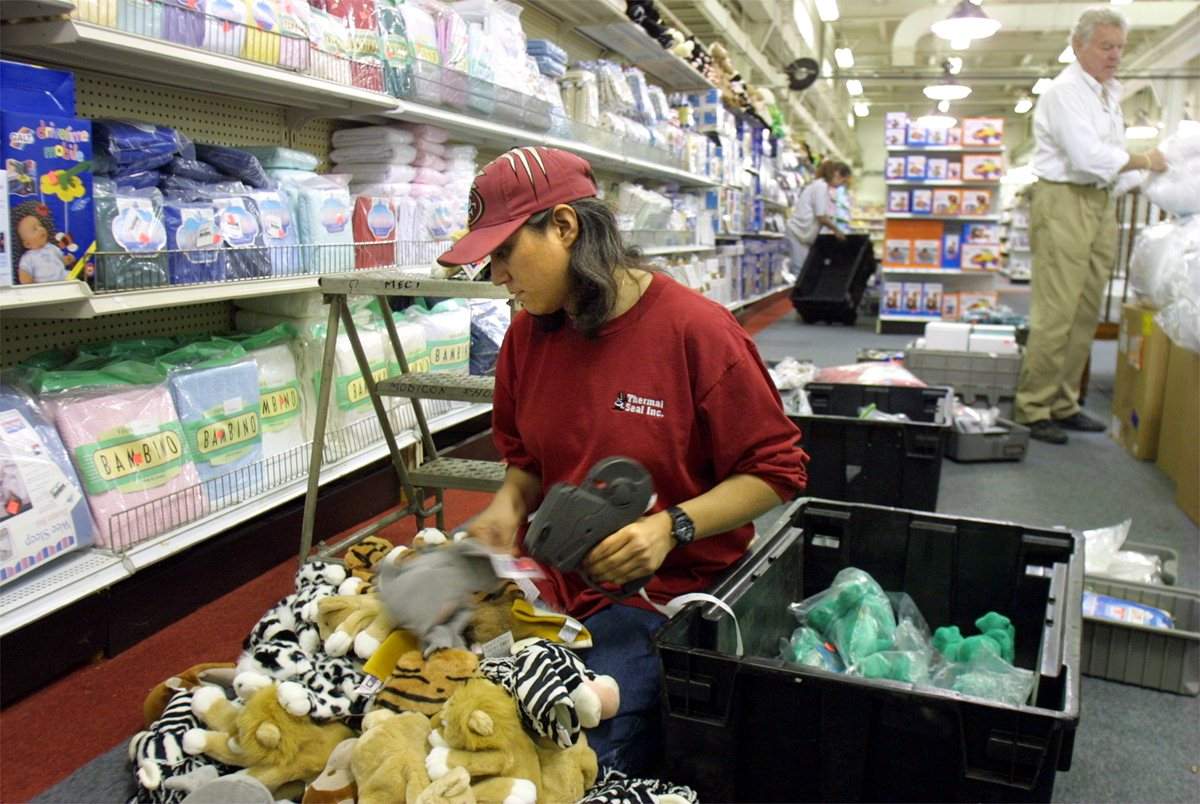 Dayton's Sandy Mendelson still loves to make deals